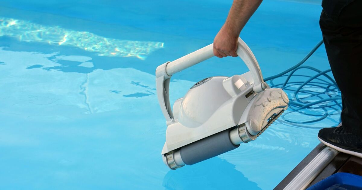 Comment sortir un robot de piscine de l’eau