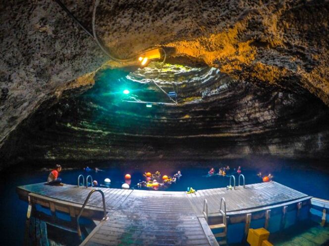 Homestead Crater : une piscine naturelle dans une grotte