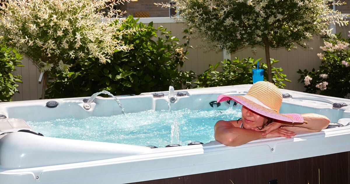 Jacuzzi 8 places : choix, prix, pose