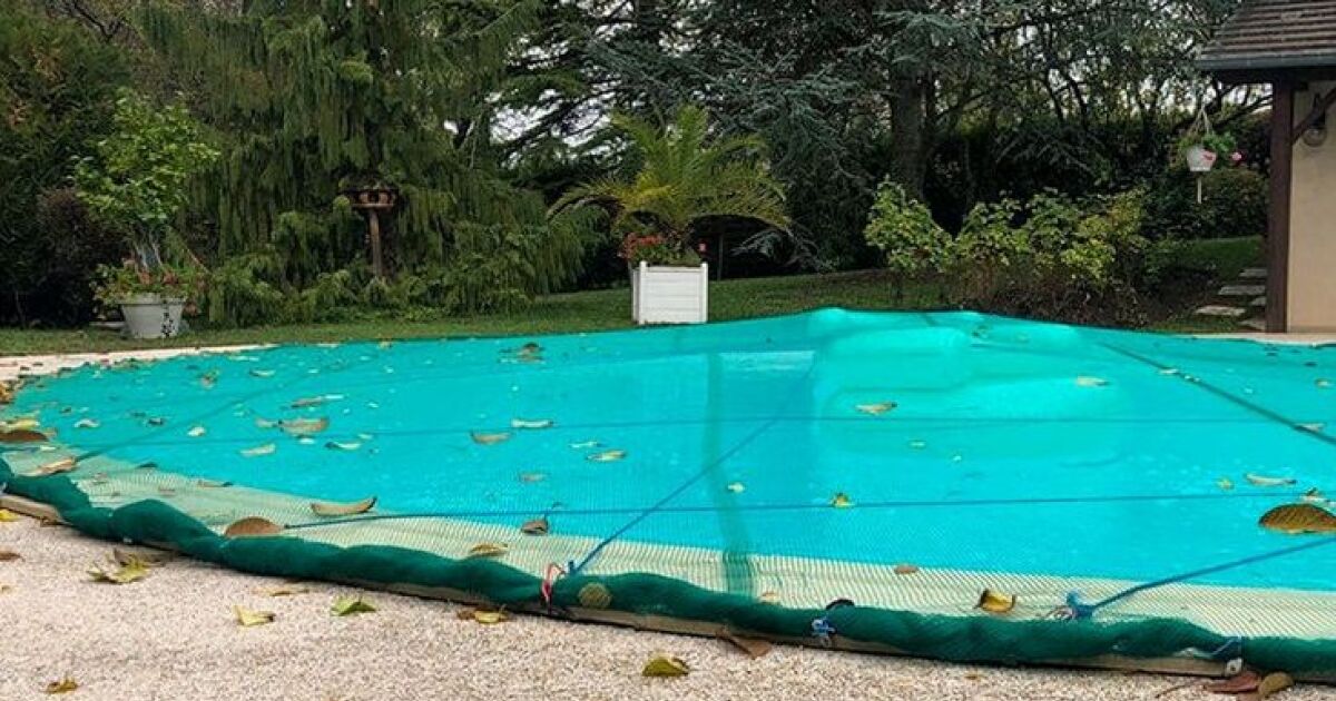 Le filet anti-feuilles pour piscine