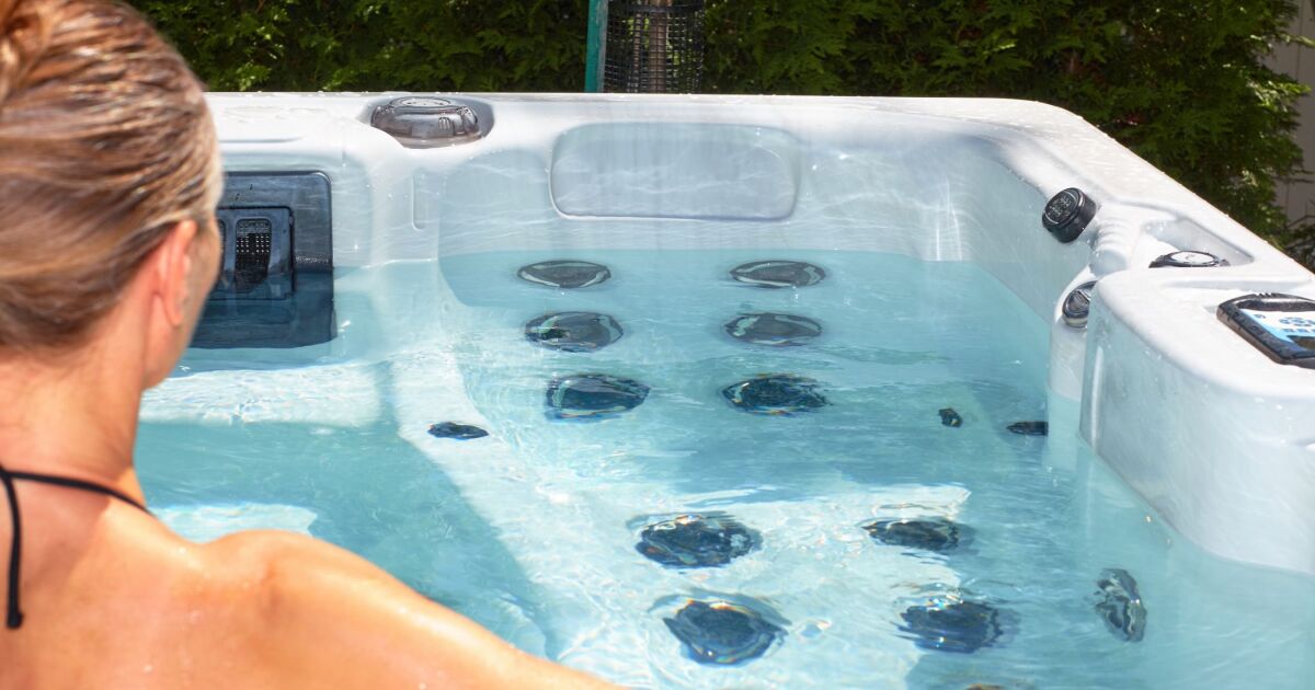 Le jacuzzi 3 places : choix, pose et prix