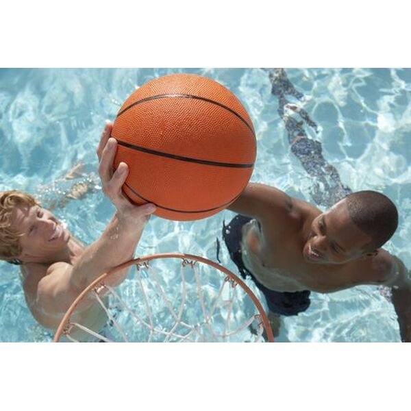 Panier de basket pour la piscine - Guide-Piscine.fr