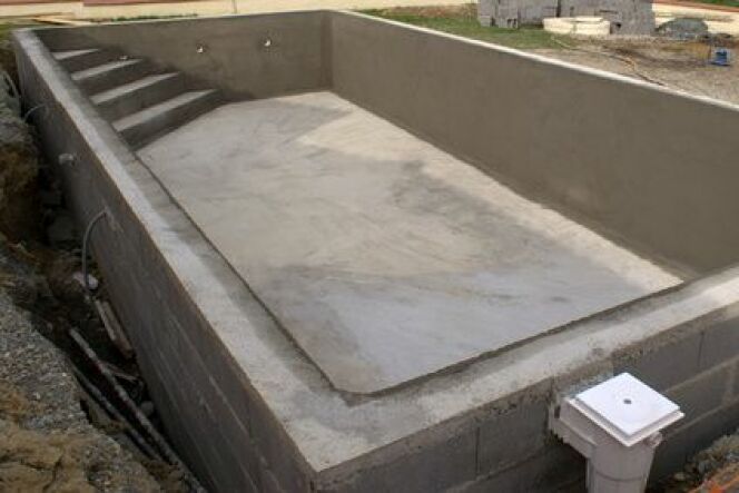 Une piscine en parpaings : une piscine traditionnelle en béton - Guide ... Une piscine en parpaings : une piscine traditionnelle en béton - Guide ...