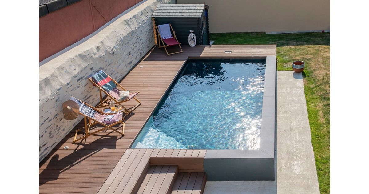 Intégrer une piscine semi-enterrée à sa terrasse