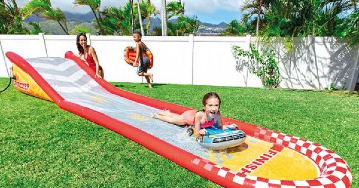 Raviday Piscine présente ses jeux gonflables INTEX pour cet été