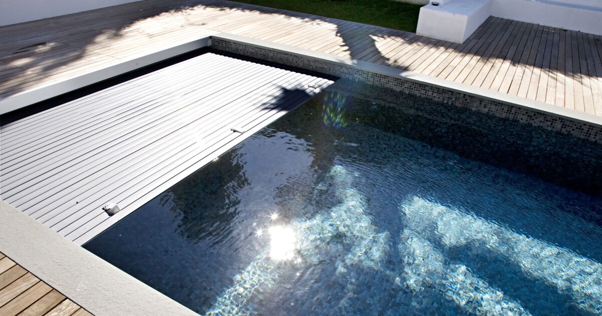 Guide complet sur le volet roulant immergé pour piscine : modèles ...